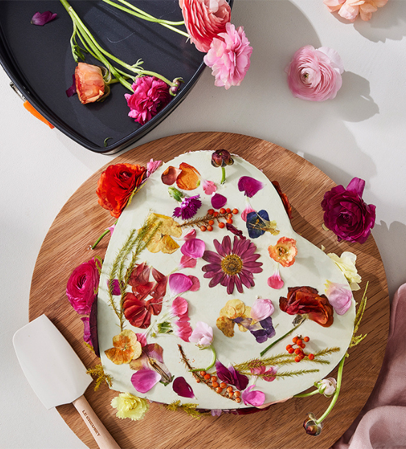 Lemon Heart Cake | Le Creuset®