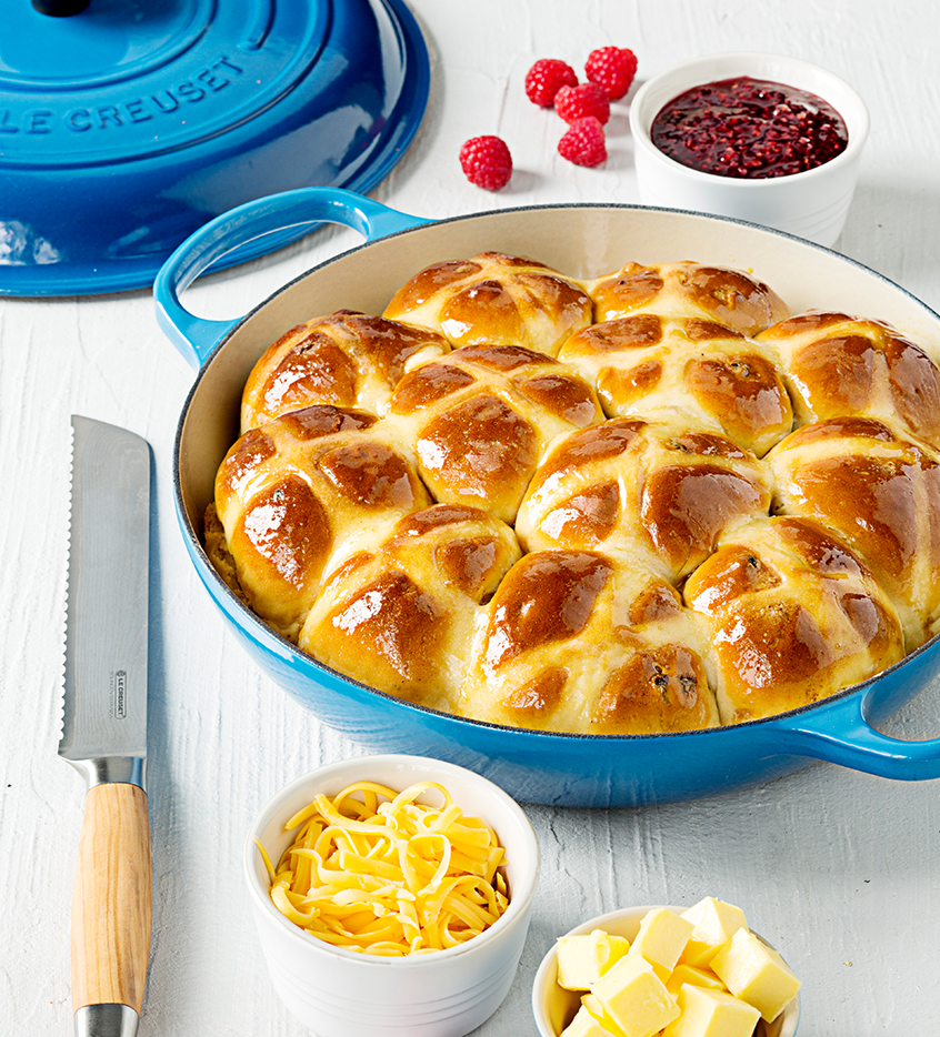 Home-Baked Hot Cross Buns | Le Creuset®